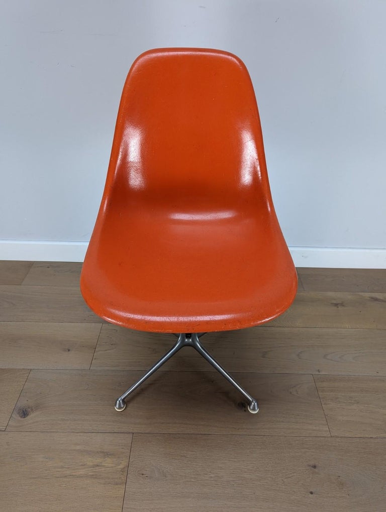 Original Eames Fibreglass Herman Miller chair with La Fonda base For ...