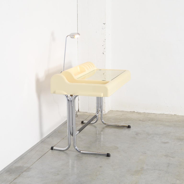 Orix Desk by Vittorio Parigi and Nani Prina for Molteni, 1970s at 1stDibs