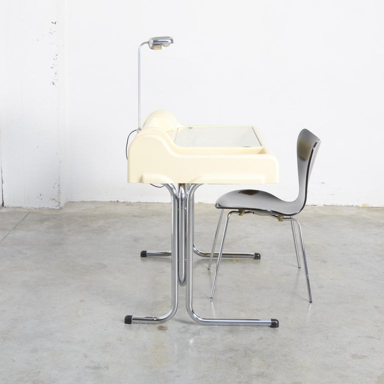 Orix Desk by Vittorio Parigi and Nani Prina for Molteni, 1970s at 1stDibs