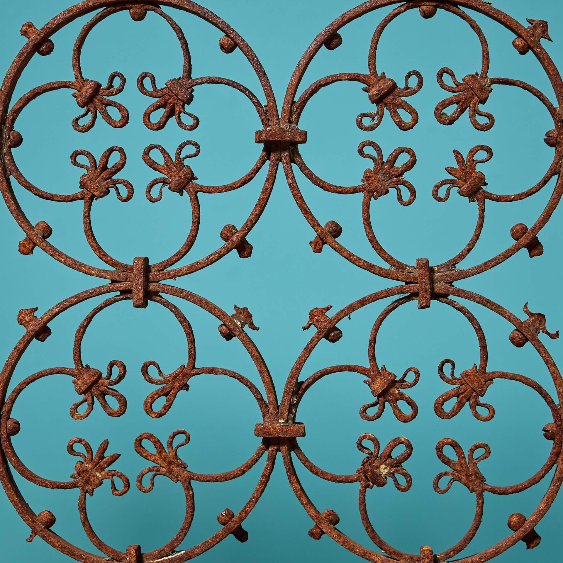 Ornate 19th Century English Cast Iron Gate For Sale at 1stDibs