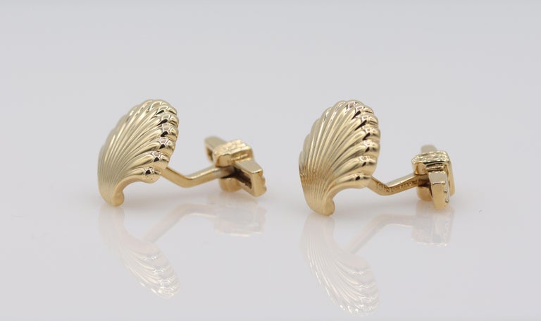 Oscar Heyman 18 Karat Gold Shell Cufflink Pair For Sale at 1stDibs