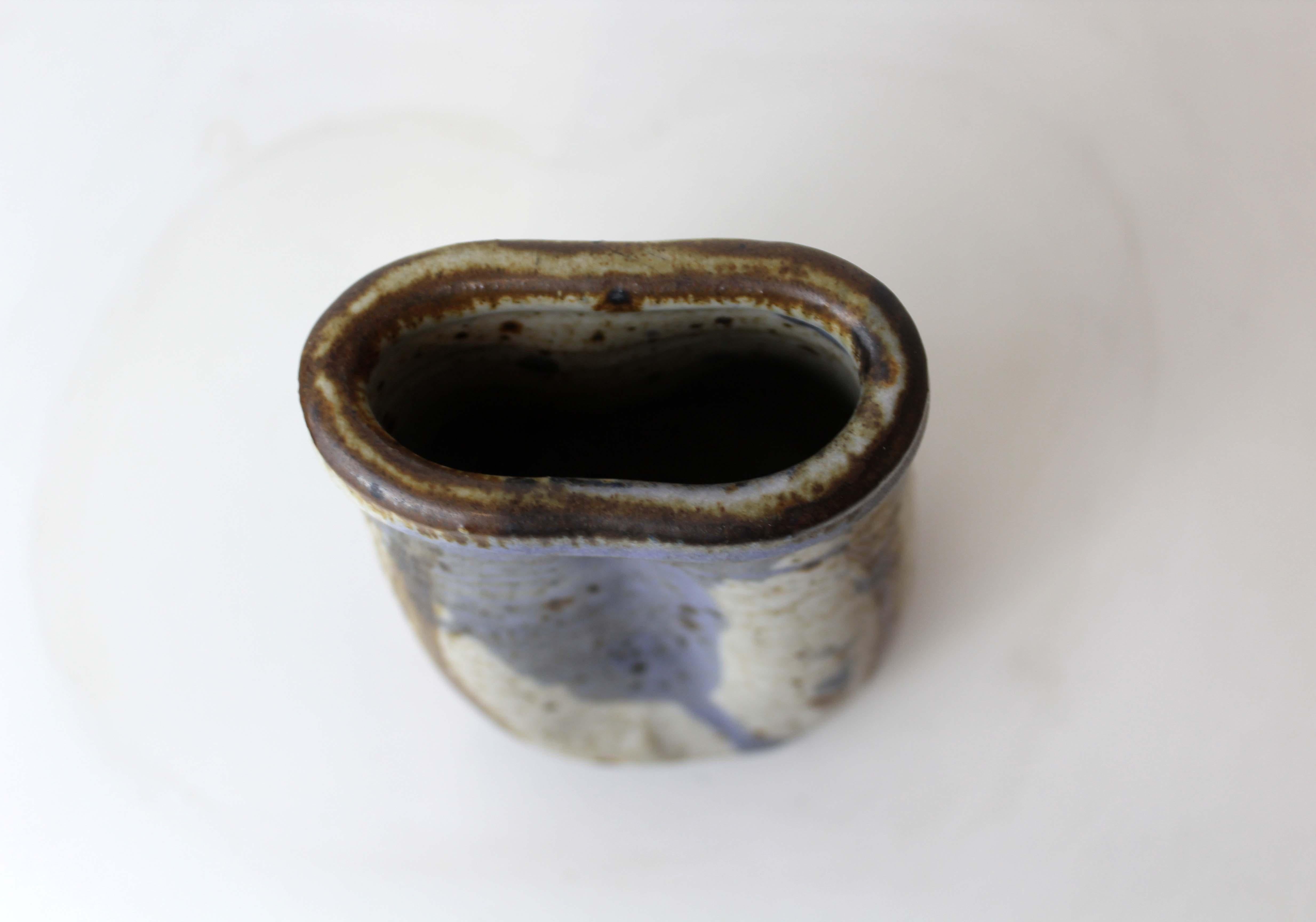 Otto and Vivka Heino Small Pinched Form Vessel Vase at 1stDibs