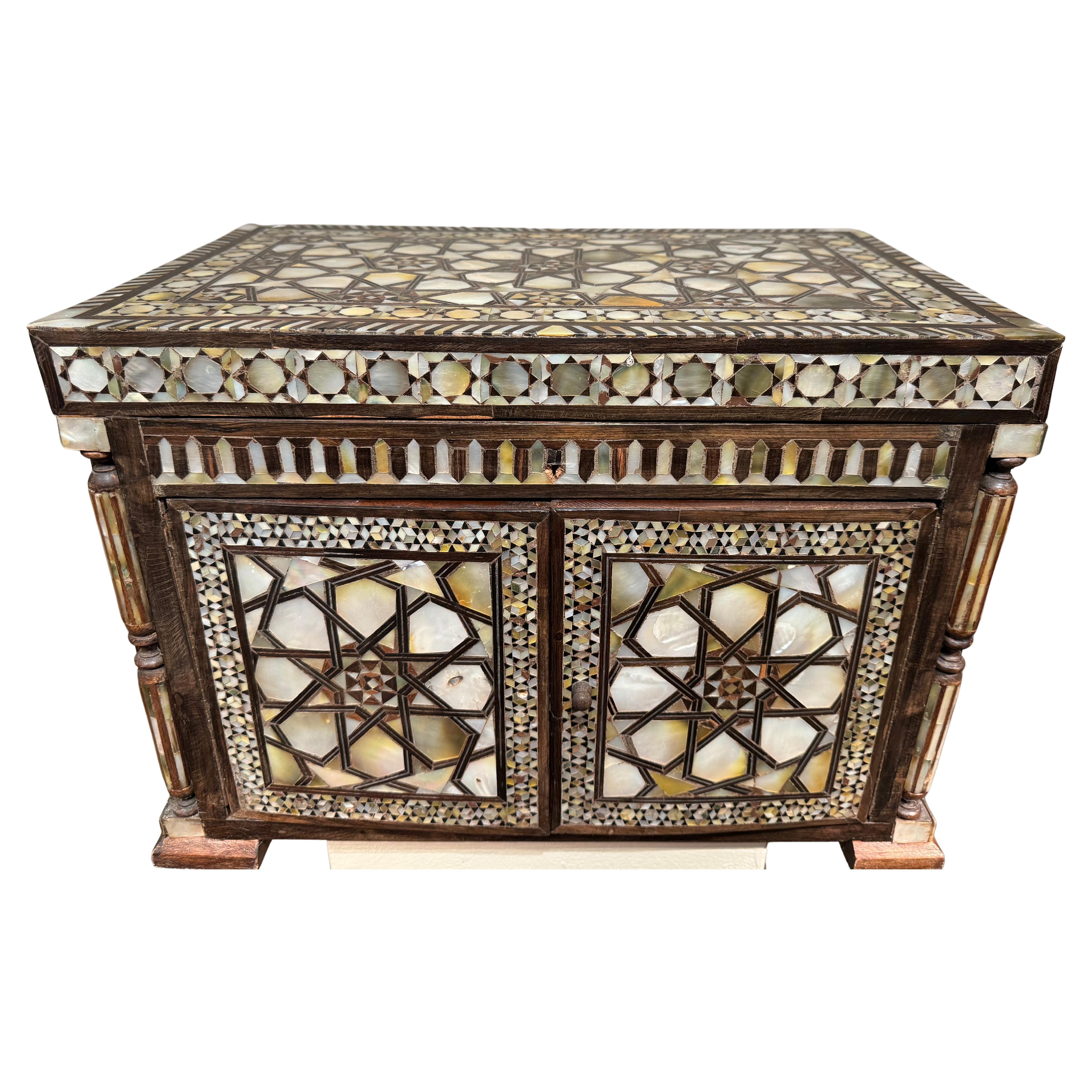 Shell Furniture - 2,865 For Sale at 1stDibs | seashell furniture for ...