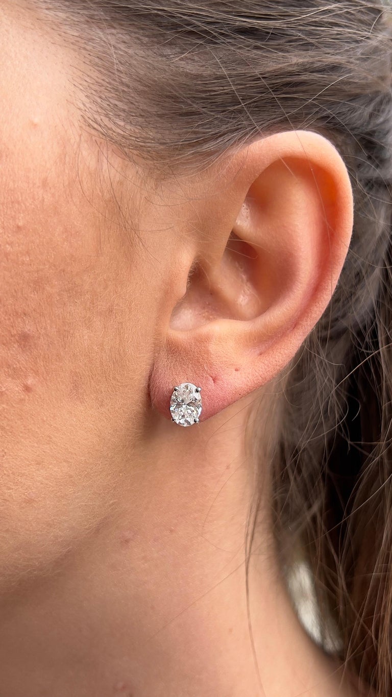 Oval Diamond Stud Earrings 1.25 Carat Each 18K Gold For Sale at 1stDibs