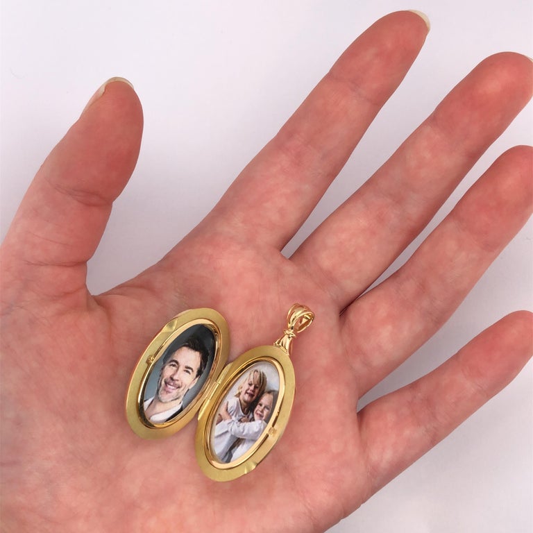 Oval Locket 18k Yellow Gold Emerald Green Enamel Guilloche 25 Diamonds ...