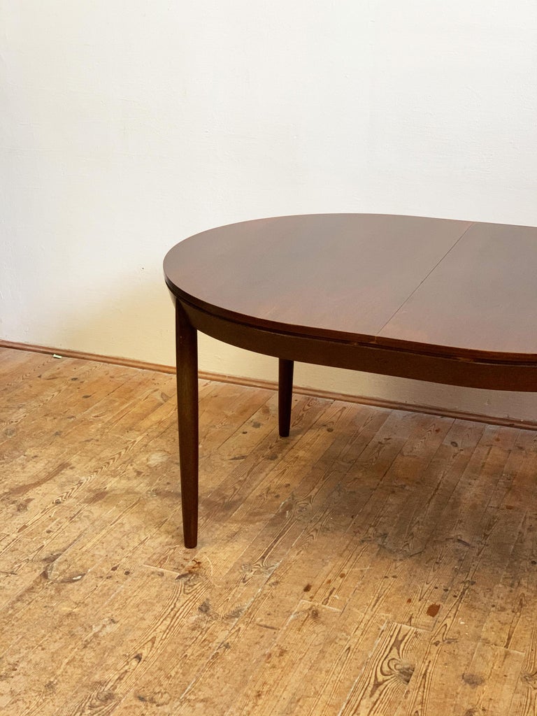 Oval Mahogany-Colored Mid-Century Modern Extendable Dining Table For ...