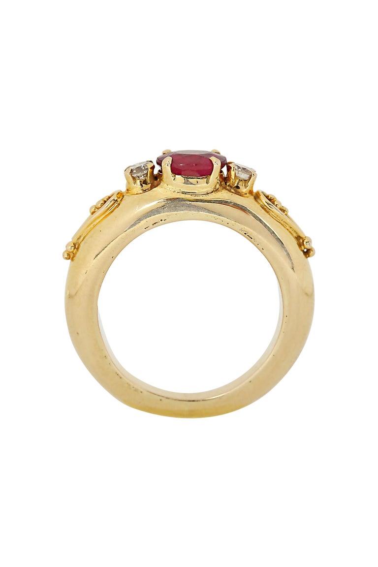 Vintage Oval Ruby and Diamond Gold Ring For Sale at 1stDibs