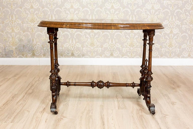 Oval Victorian Table from the Mid-19th Century at 1stDibs