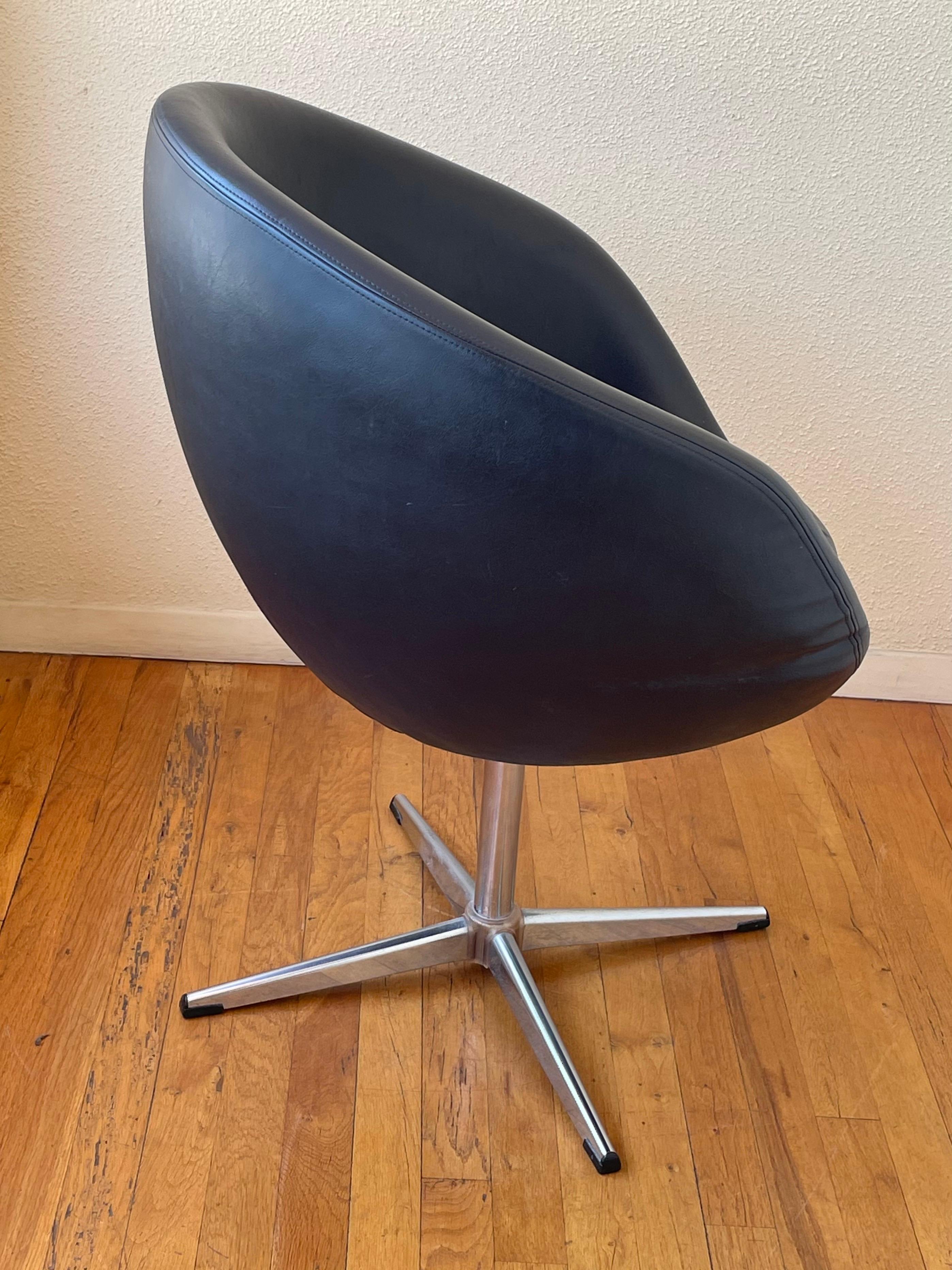 Overman Pod Mid Century Black Swivel Lounge Chair Space Age at 1stDibs