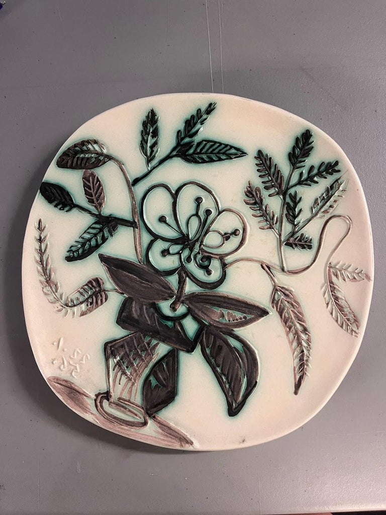 Pablo Picasso - Pablo Picasso Ceramic Plate 'Vase au bouquet' Ramie 302 ...