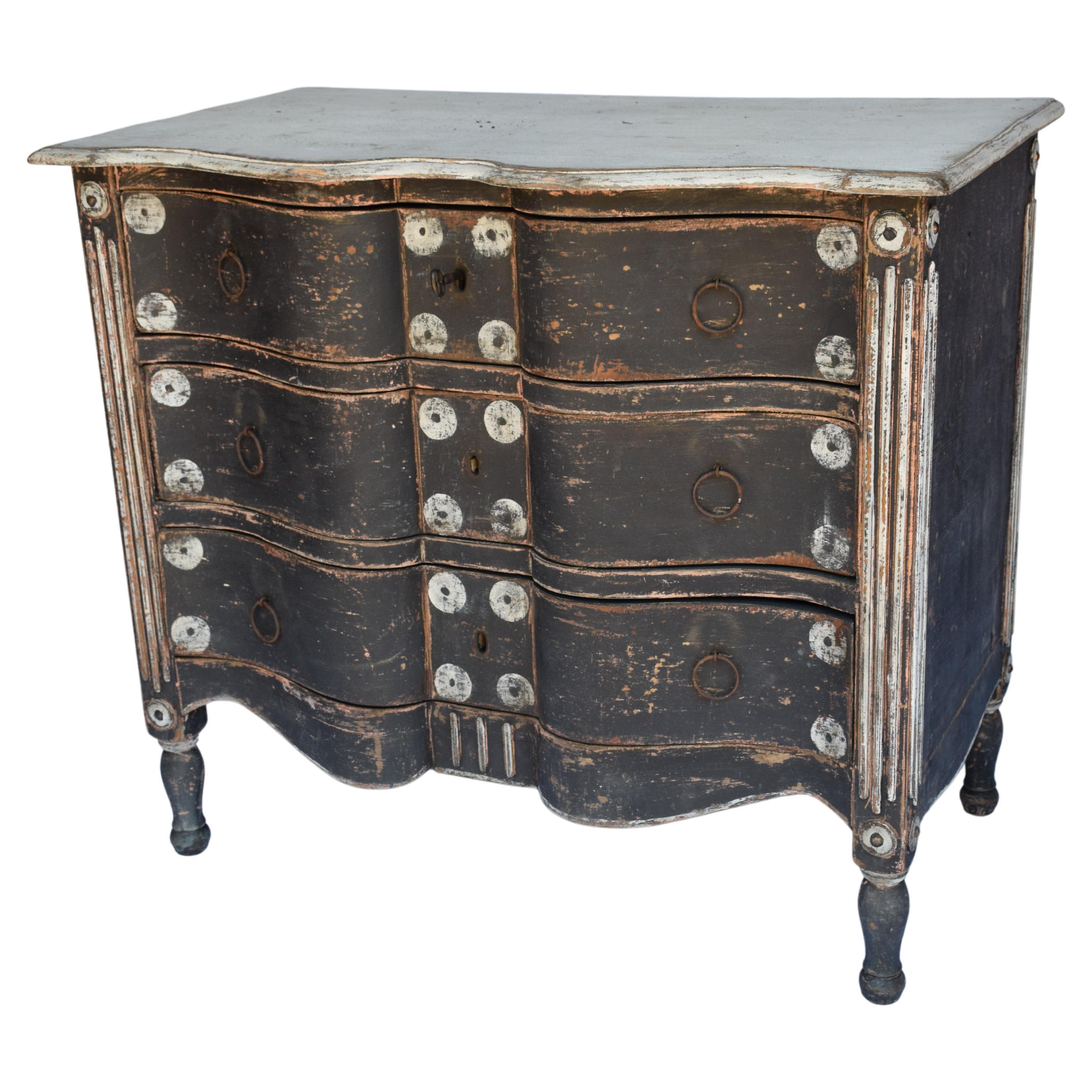 Painted Italian Rococo Dresser For Sale at 1stDibs