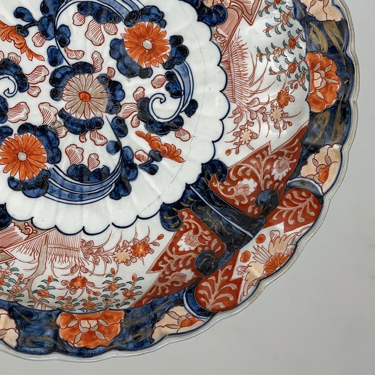 Pair 19th Century Imari Hand-Painted Decorative Plates For Sale at 1stDibs