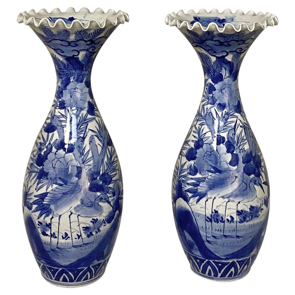 19th Century Persian Vase Blue and White For Sale at 1stDibs