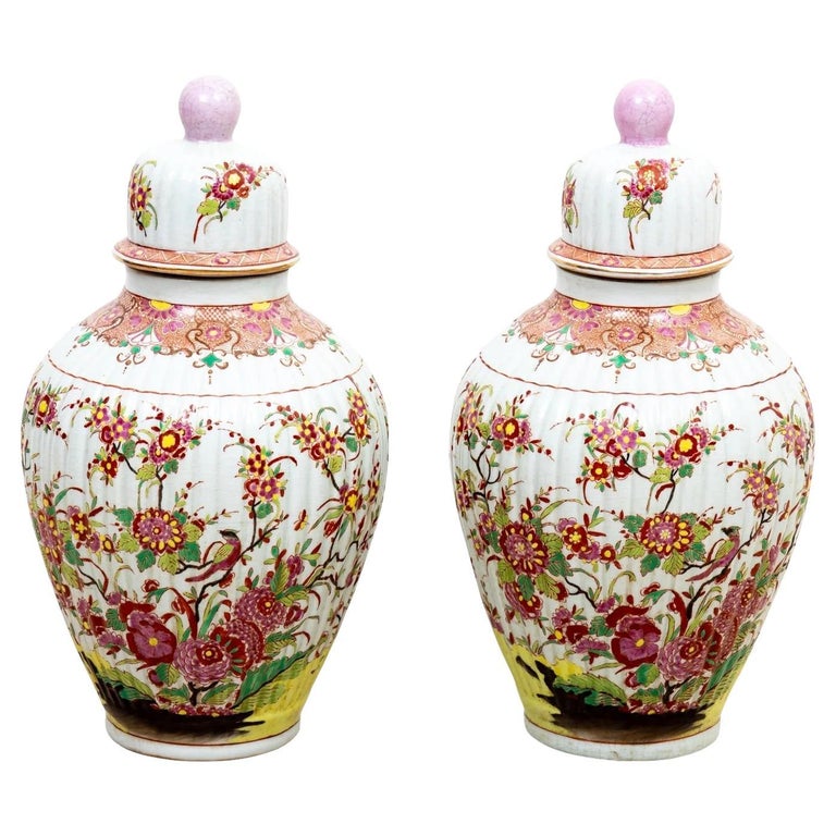 Pair of Chinese Style Lidded Urns For Sale at 1stDibs