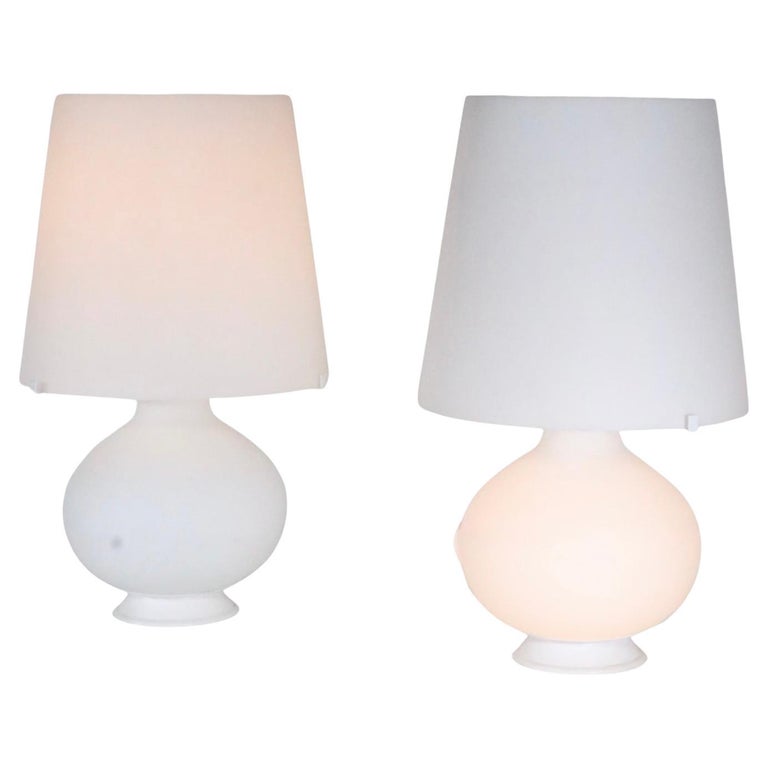 Pair Max Ingrand for Fontana Arte Model 1853 Frosted White Glass Table Lamps For Sale at 1stDibs