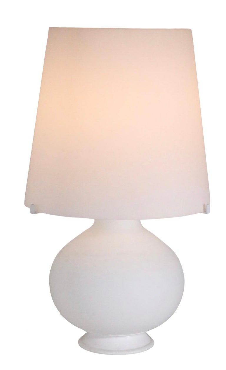 Pair Max Ingrand for Fontana Arte Model 1853 Frosted White Glass Table Lamps For Sale at 1stDibs