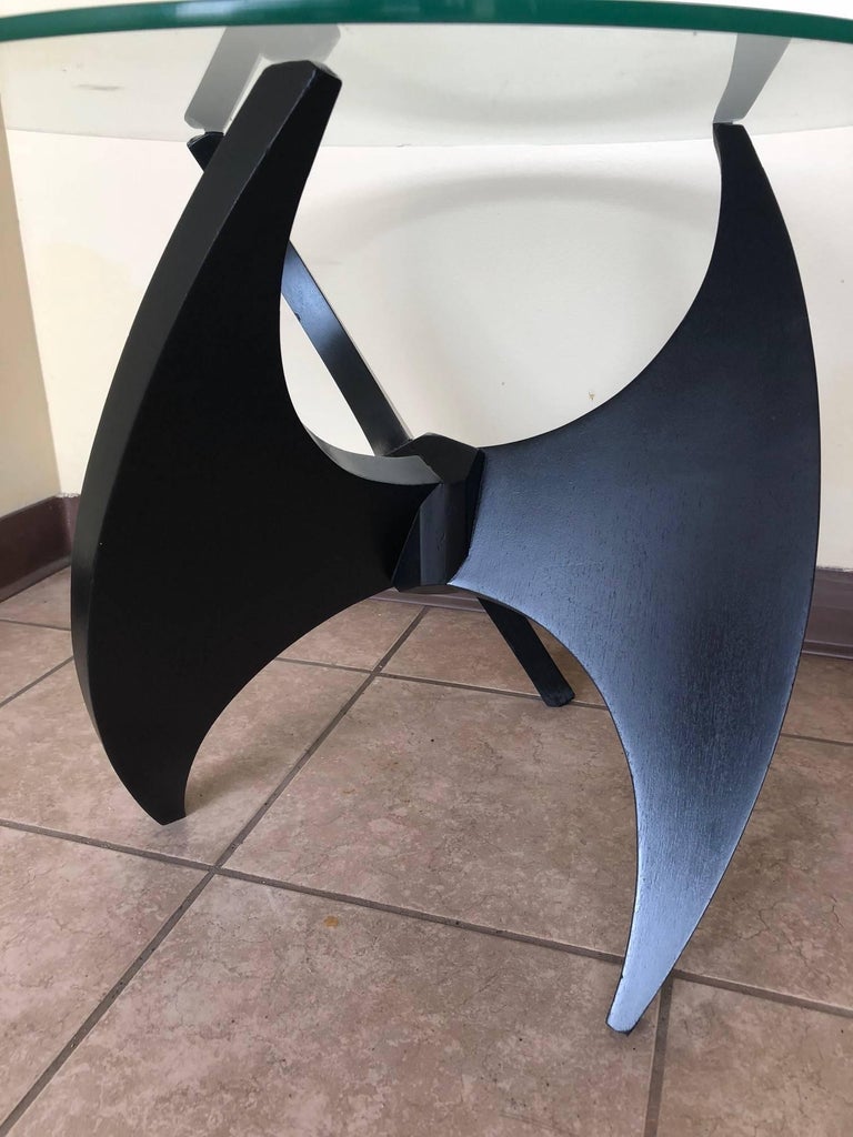 Pair of Mid-Century Modern Propeller Side Tables For Sale at 1stDibs