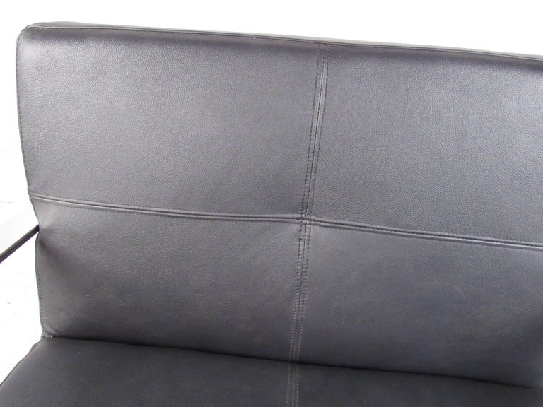 Pair of Modern Club Chairs with X Frame Base For Sale at 1stDibs