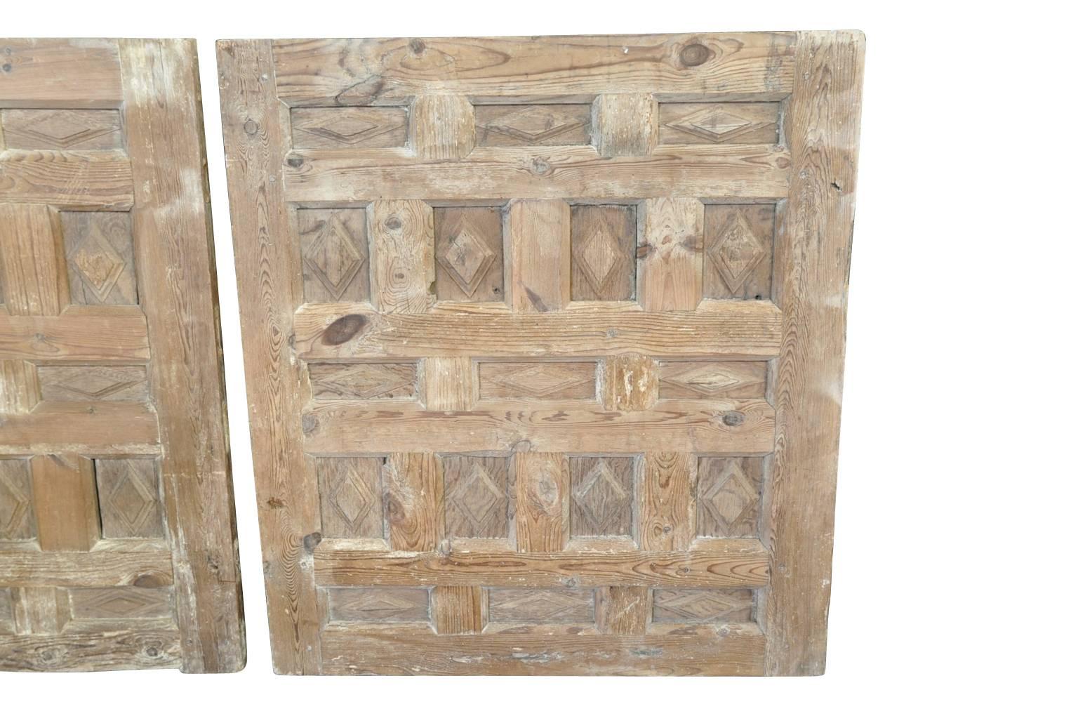 Pair of 17th Century Spanish Carved Panels For Sale at 1stDibs