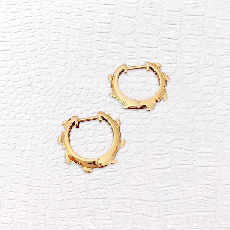 Pair of 18ct Yellow Gold Crocodile Tail Huggies Hoop Earrings For Sale ...