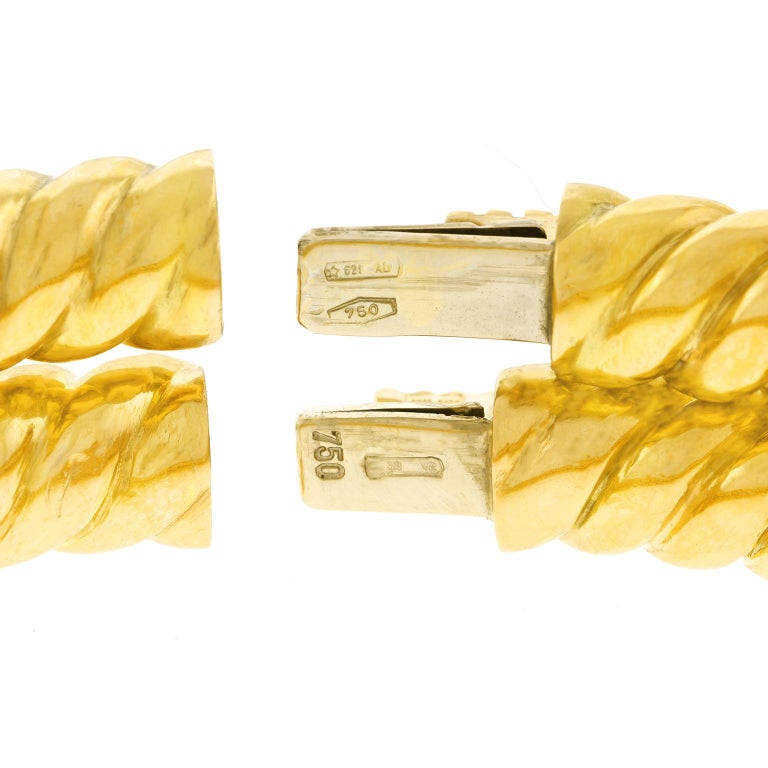 Pair of 18 Karat Gold Cable Twist Bangles For Sale at 1stDibs