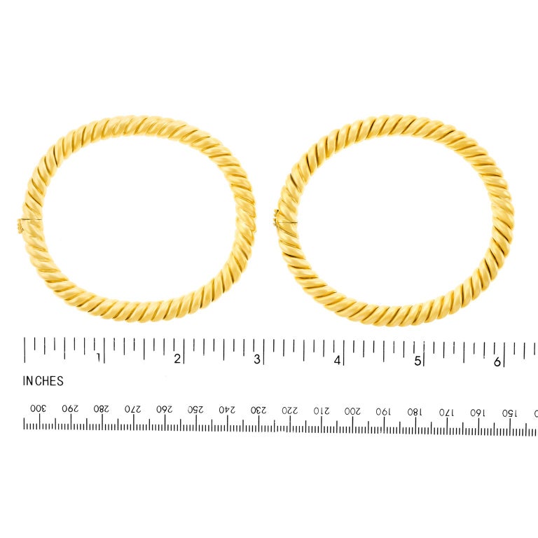 Pair of 18 Karat Gold Cable Twist Bangles For Sale at 1stDibs