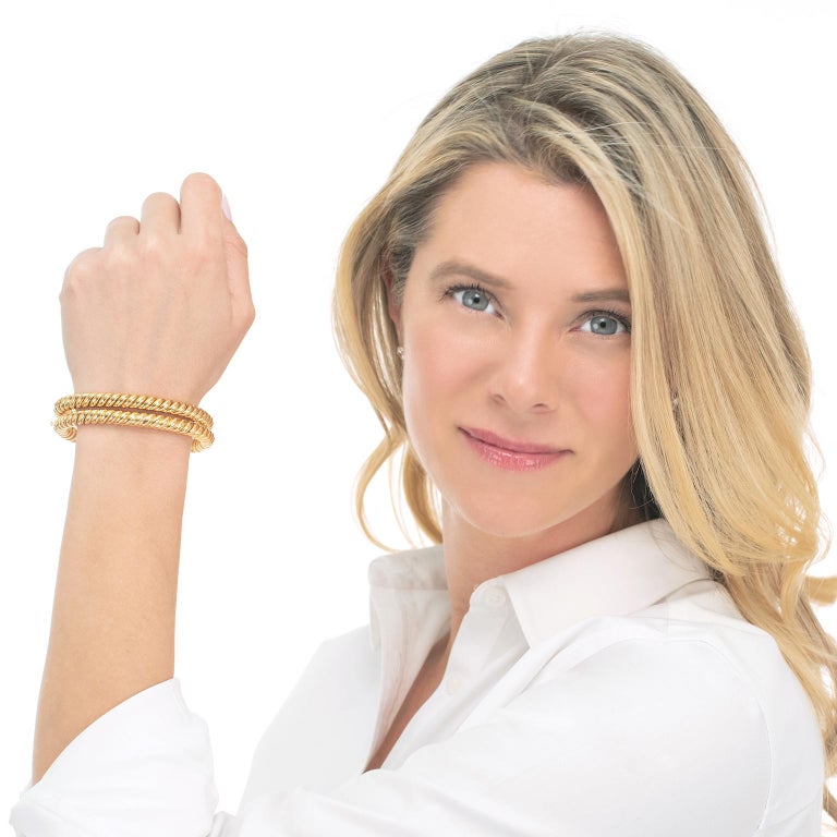 Pair of 18 Karat Gold Cable Twist Bangles For Sale at 1stDibs