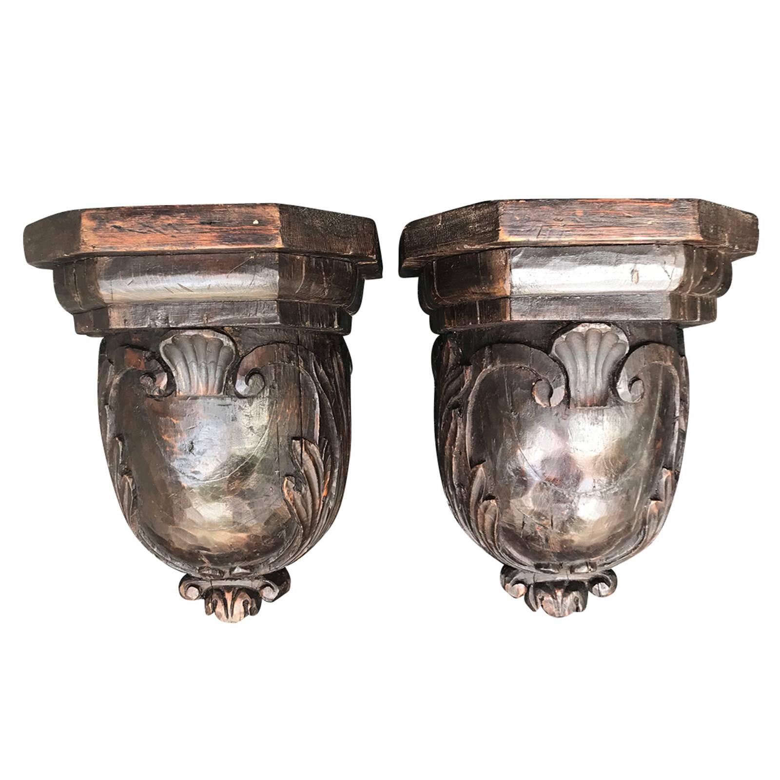 Pair of 18th Century Carved Wall Brackets For Sale at 1stDibs
