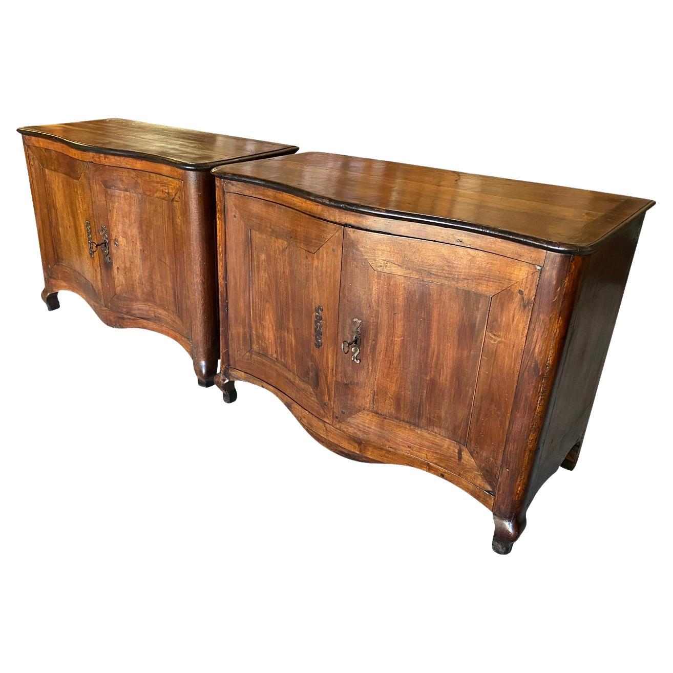 French 18th Century Chestnut and Oak Buffet at 1stDibs