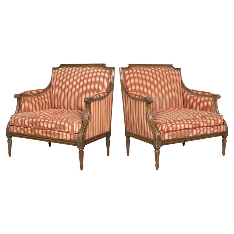 Paar übergroße französische Bergere-Marquise-Sessel im Louis-XVI.-Stil ...