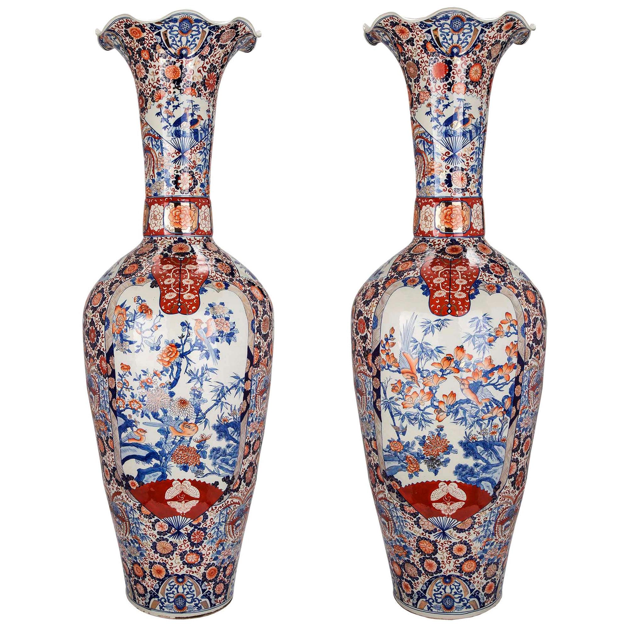 Pair of Imari Vases For Sale at 1stDibs