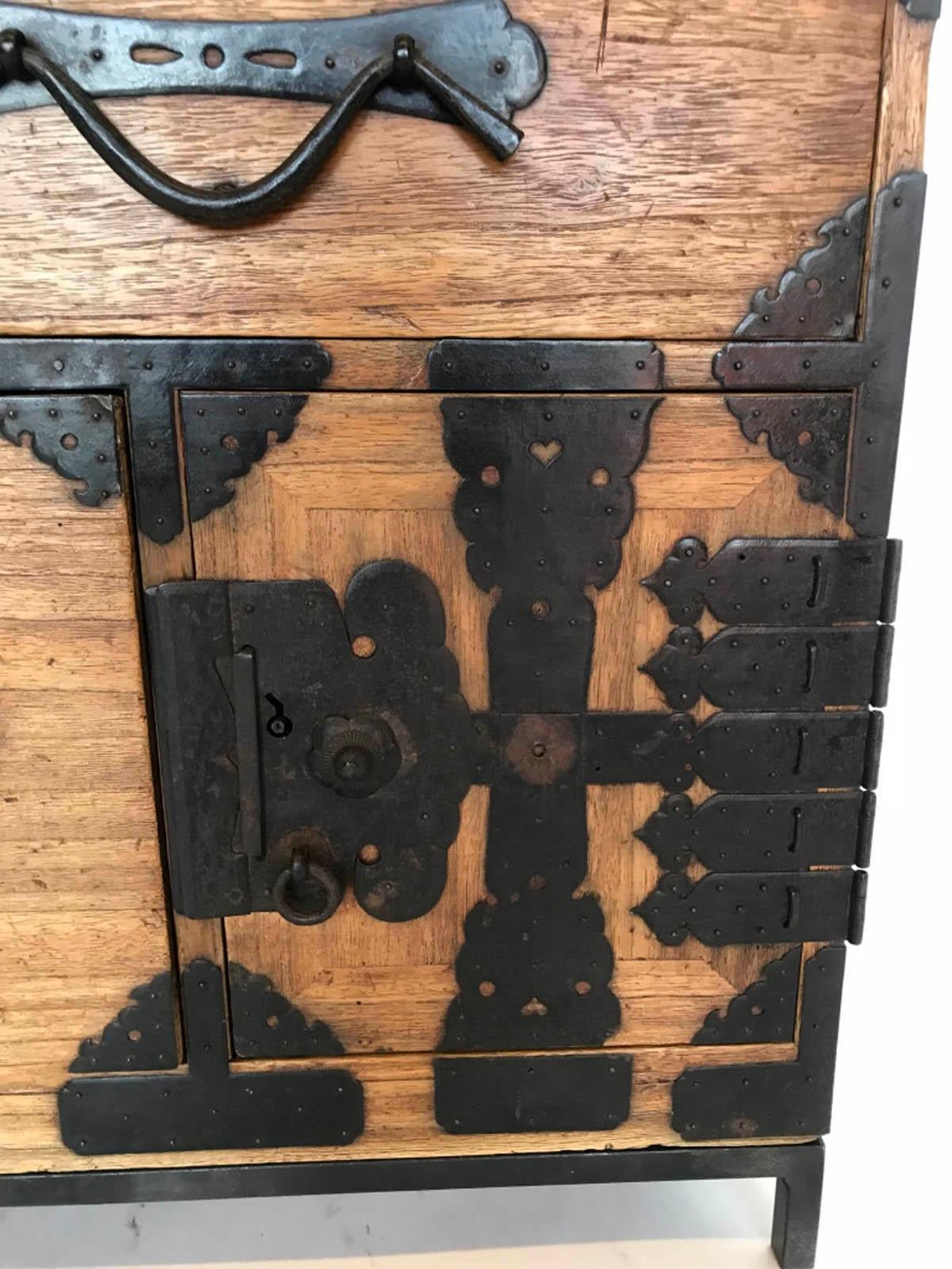 Pair of 19th Century Japanese Low Tansus, Nightstands at 1stDibs