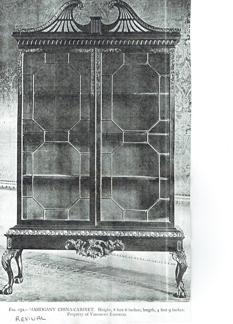 Pair of 20th Century Chippendale Style Bookcase For Sale at 1stDibs