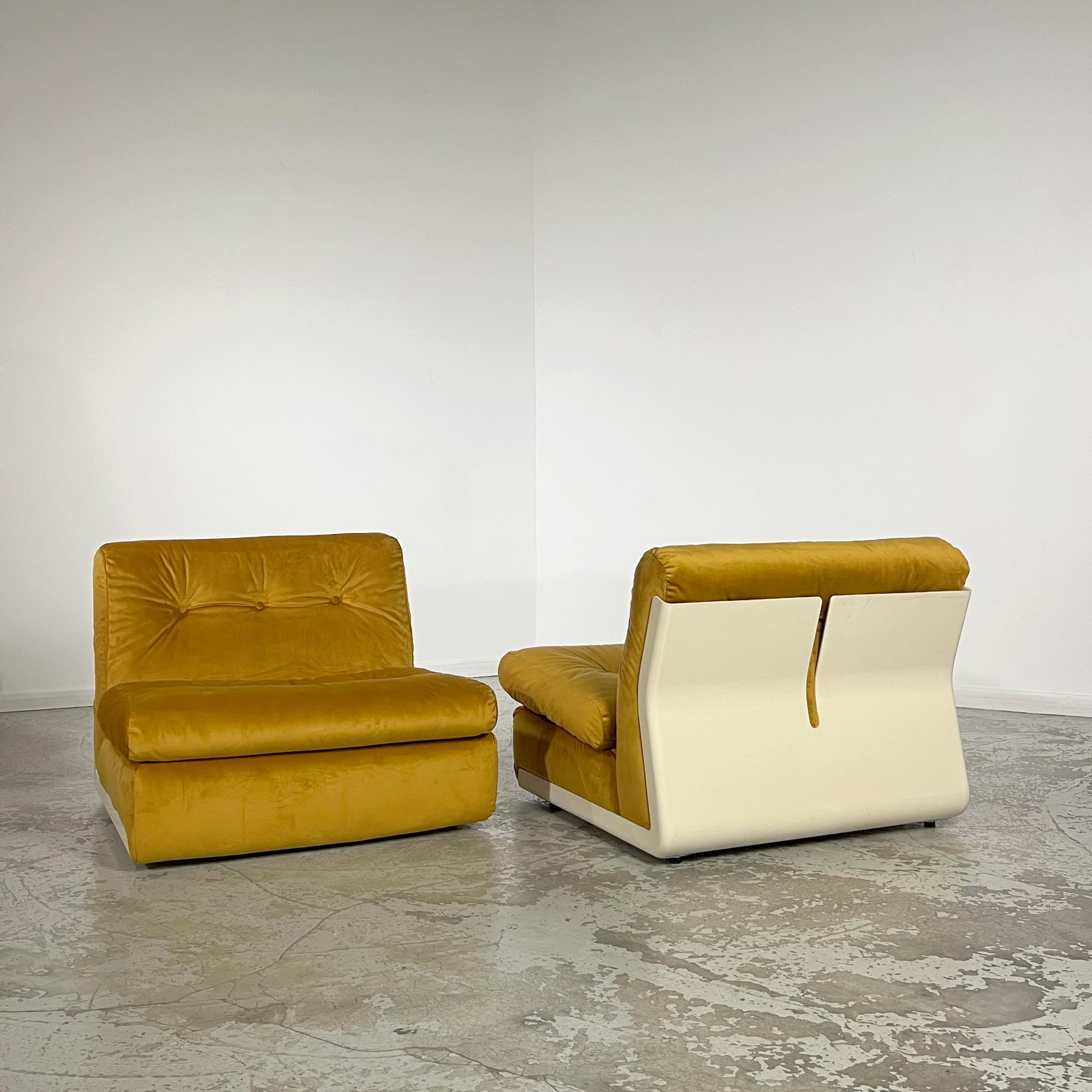 Pair of Amanta Armchairs by Mario Bellini for B&B Italia, 1960s For ...