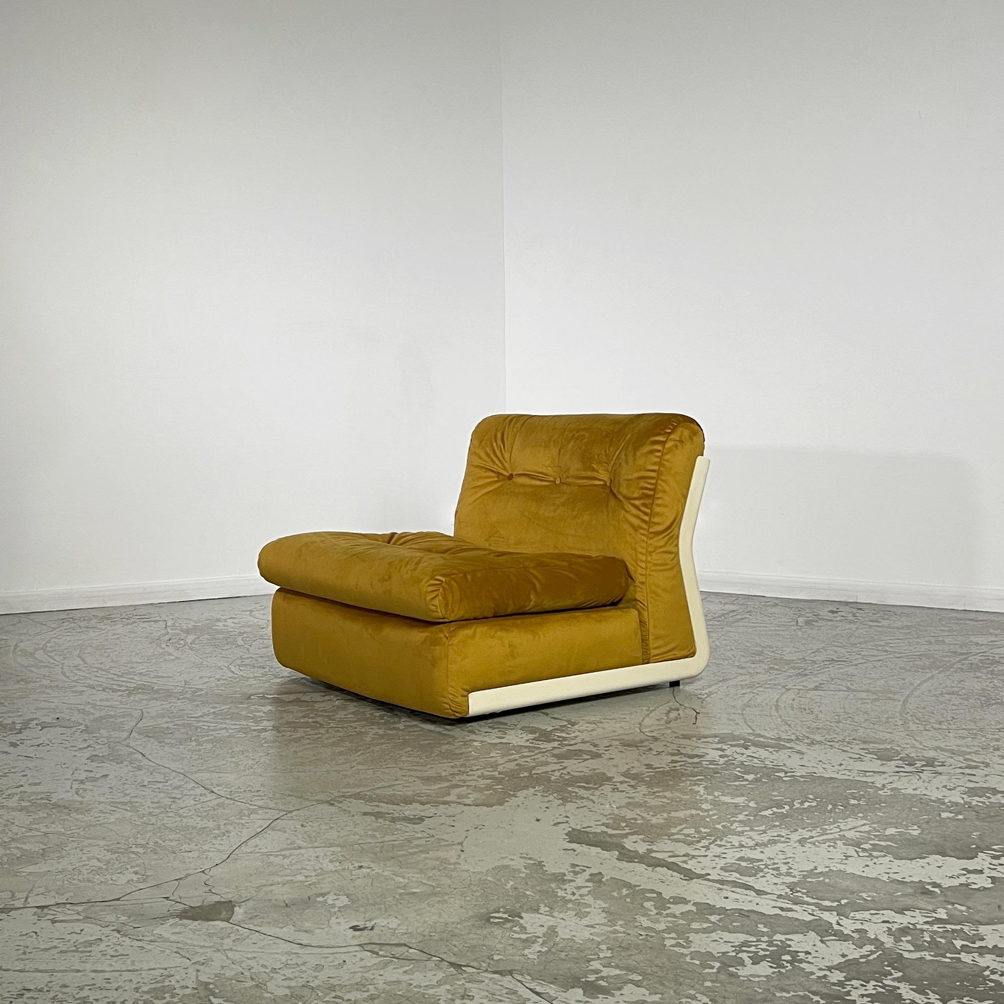 Pair of Amanta Armchairs by Mario Bellini for B&B Italia, 1960s For ...