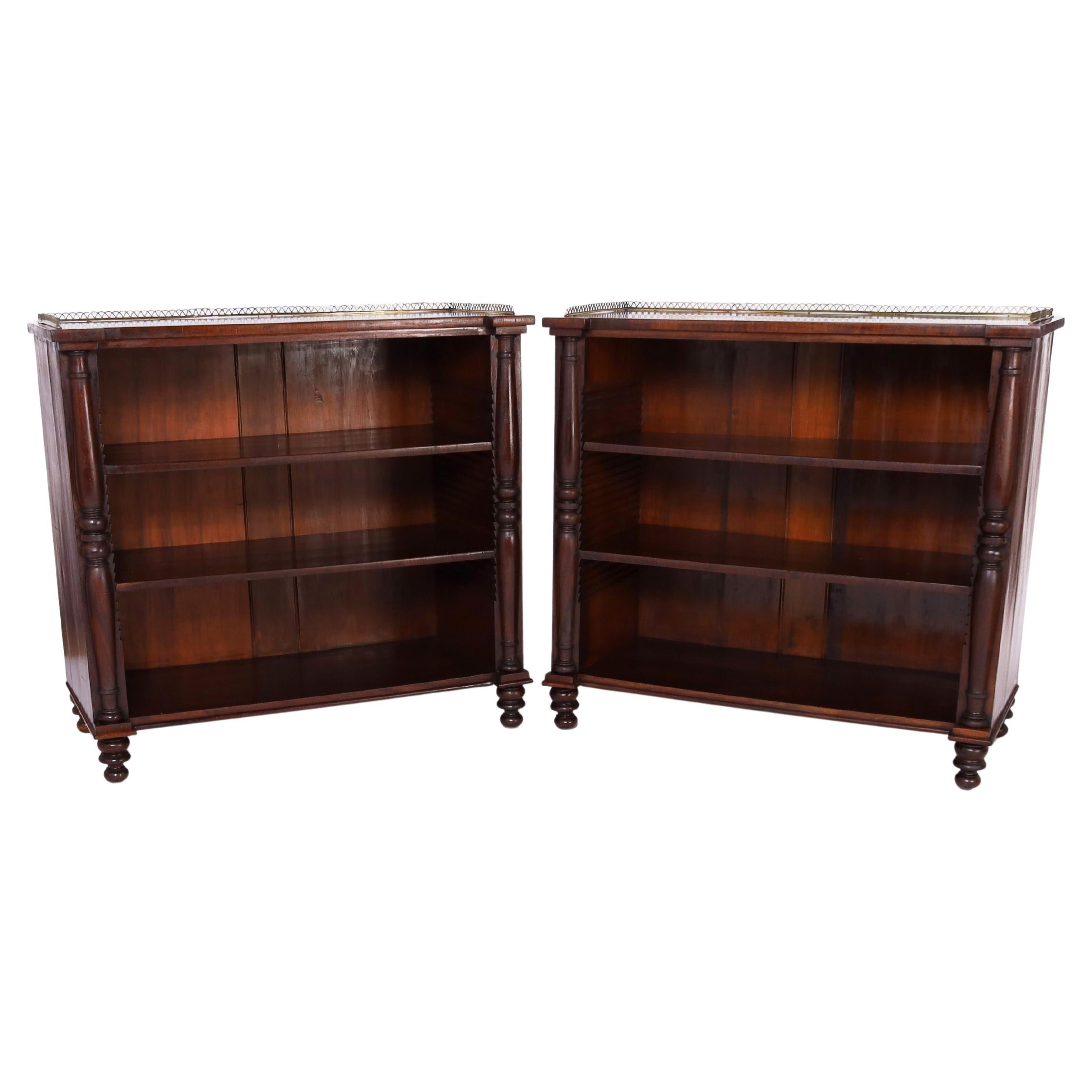 Antique colonial bookcase For Sale at 1stDibs