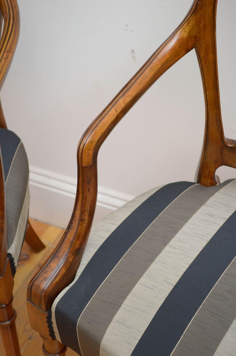 Pair of Antique Carver Chairs For Sale at 1stDibs