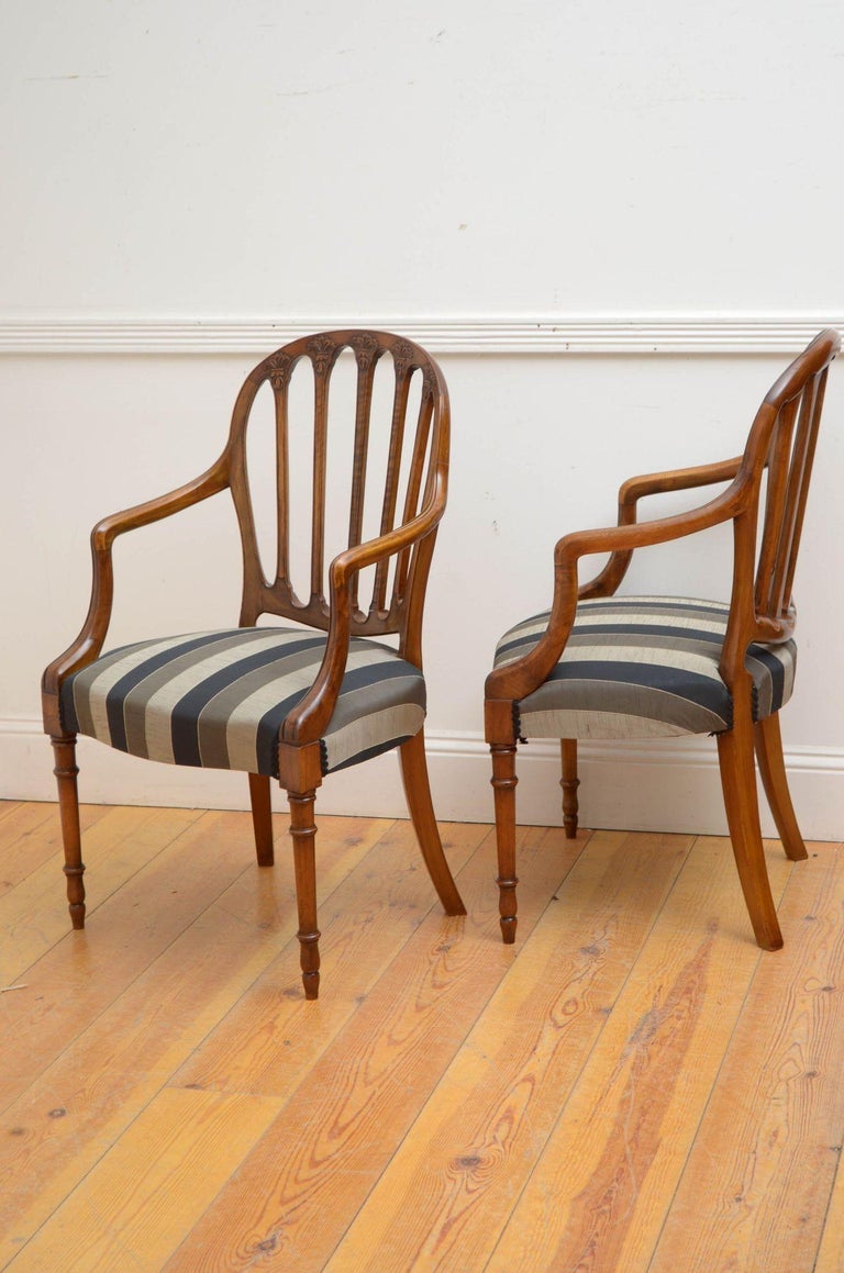 Pair of Antique Carver Chairs For Sale at 1stDibs