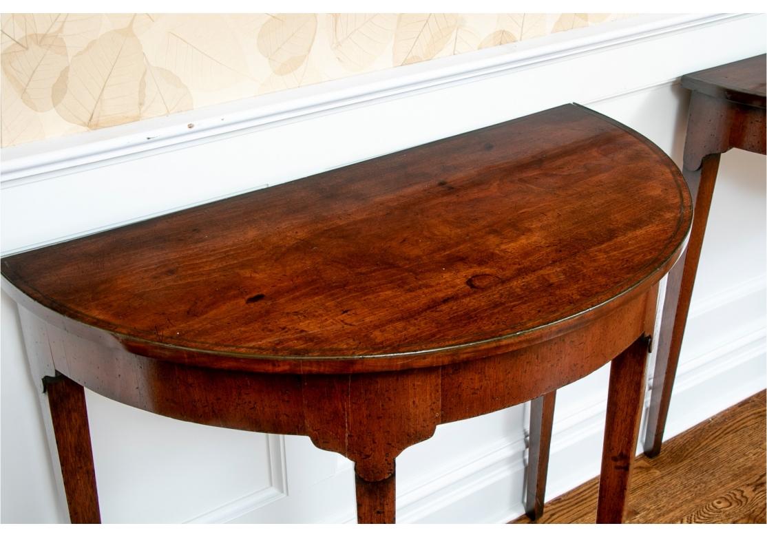 Coppia di antichi tavoli da console in mogano Demilune in vendita su ...