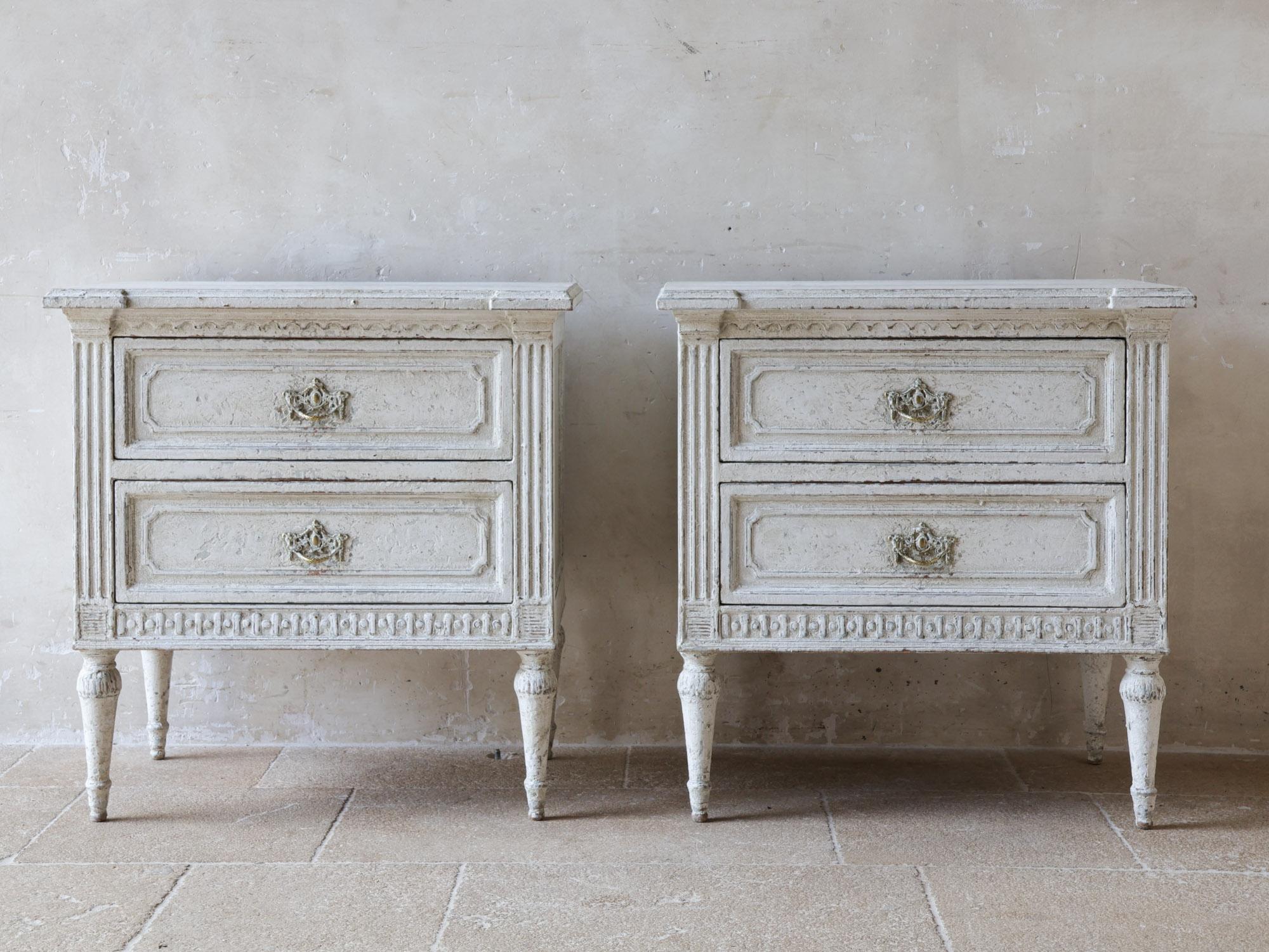 Pair of Antique French Chests of Drawers from the 19th Century For Sale ...