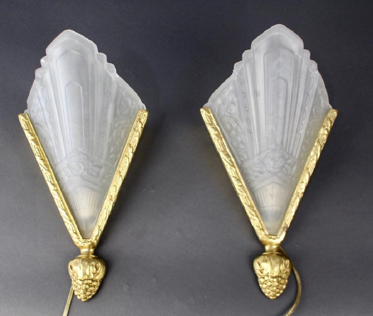 Pair of Art Deco Lalique Style Frosted Glass Single Light Wall Sconces ...