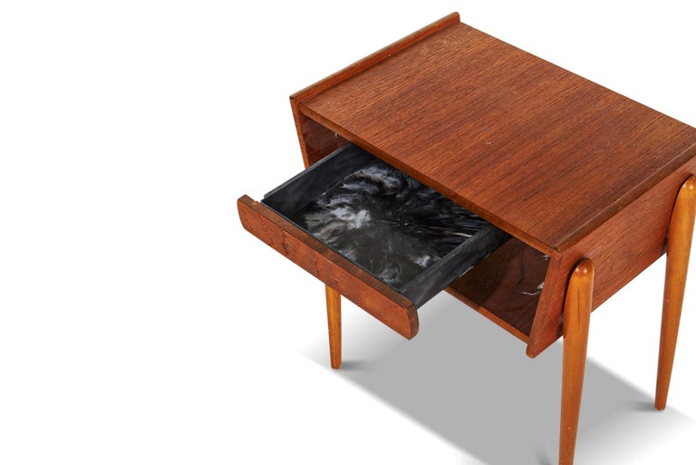 Pair of Atomic Teak Nightstands with Single Drawer For Sale at 1stDibs