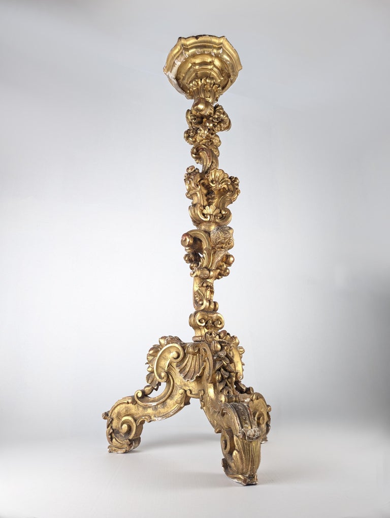 Pair of Baroque Italian Carved Giltwood Torcheres For Sale at 1stDibs