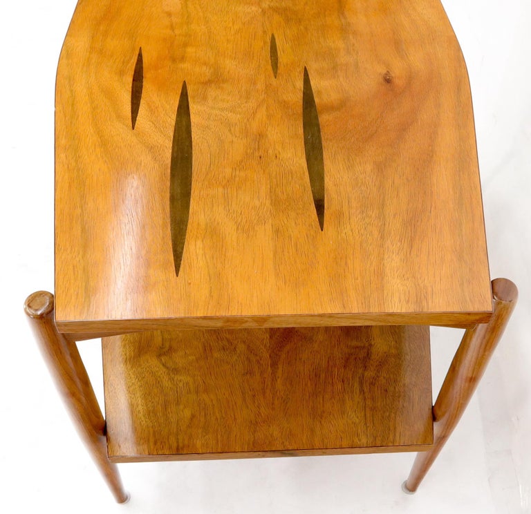 Pair of Boat Shape Exposed Sculpted Legs End Side Table For Sale at 1stDibs