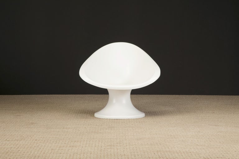 Pair of Brazilian Modern Fiberglass Lounge Chairs, circa 1960s For Sale ...