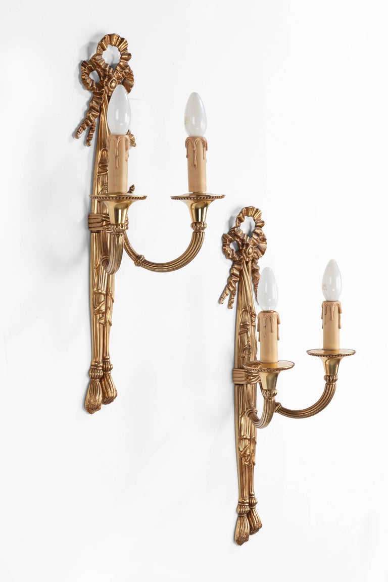 Pair of Bronze Wall Lights in the Manner of Robert Adam For Sale at 1stDibs