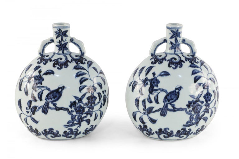 Pair of Chinese Ming Dynasty Blue and White Porcelain Moonflask Vases ...