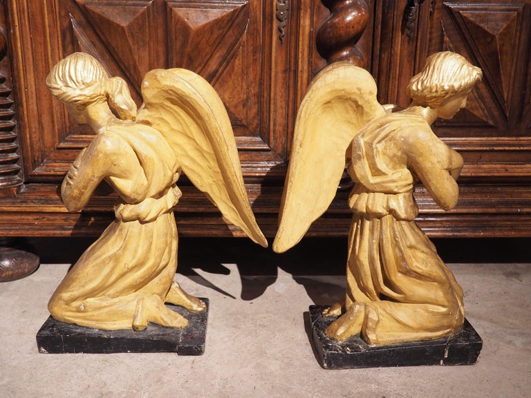 Pair of Circa 1800 Giltwood Angels from Italy For Sale at 1stDibs