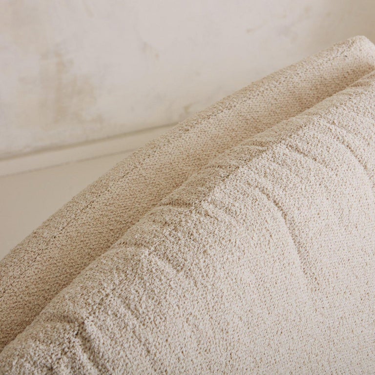 Pair of Curved Ivory Lounge Chairs, Italy 20th Century at 1stDibs