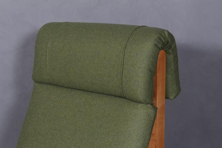 Pair of Danish "Rag" Easy Lounge Chairs in Pine and Fabric by Bernt ...